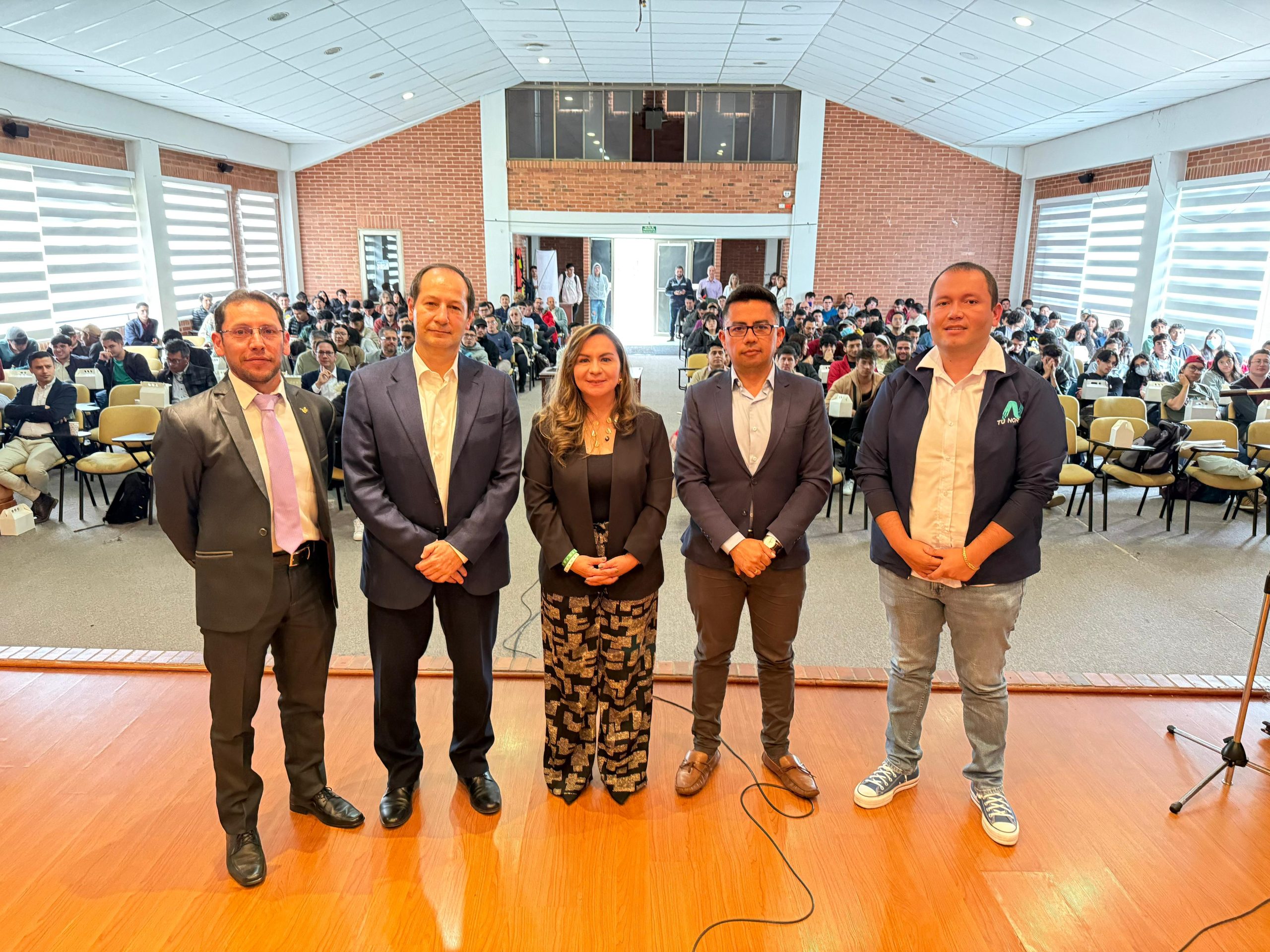 Agencia Nacional del Espectro visitó la UPTC en Tunja en el marco de su estrategia # ...